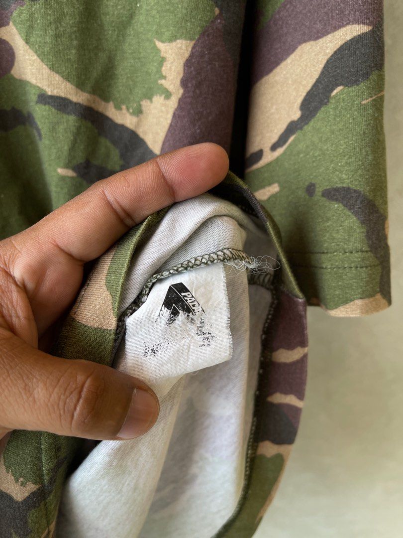 PALACE Patch Chest Logo Camo TS on Carousell