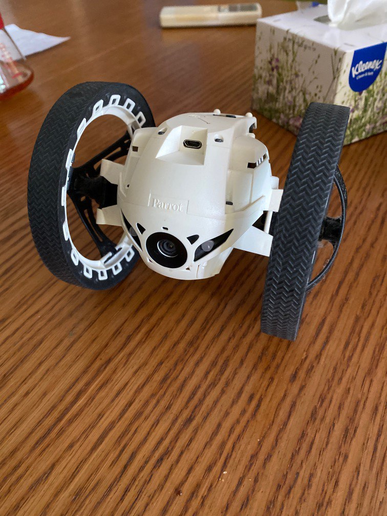 Parrot jumping sumo, Photography, Drones on Carousell