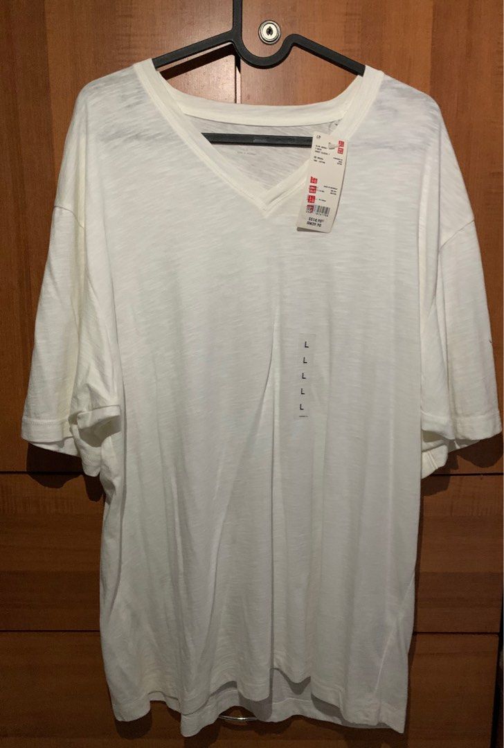 Plain White Uniqlo Shirt, Men's Fashion, Tops & Sets, Tshirts & Polo ...