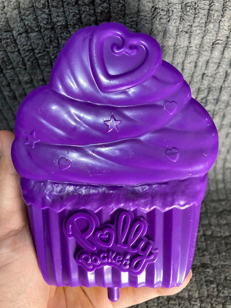 Polly Pocket Pocket Sweet Treat Cupcake Cafe-themed Compact With Dolls ...