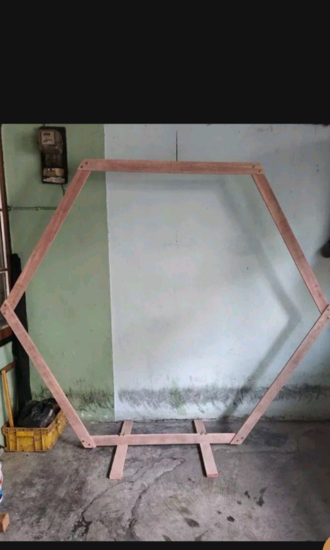 Sewa hexagon wood stand panel pelamin deco bunga wedding ceremony setup ...