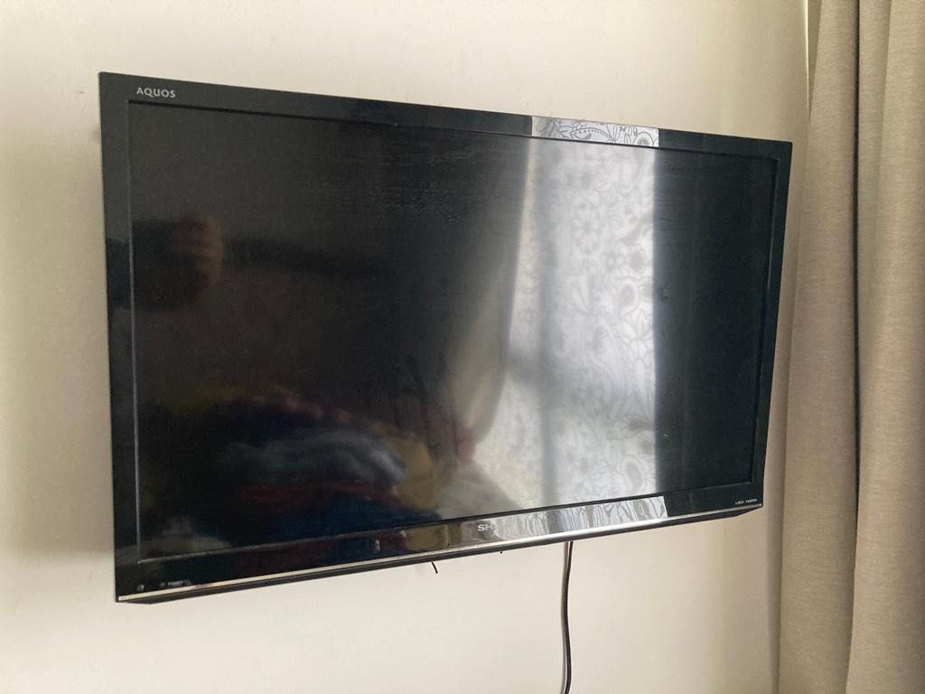 Sharp Aquos 32” LED TV, TV & Home Appliances, TV & Entertainment, TV on ...