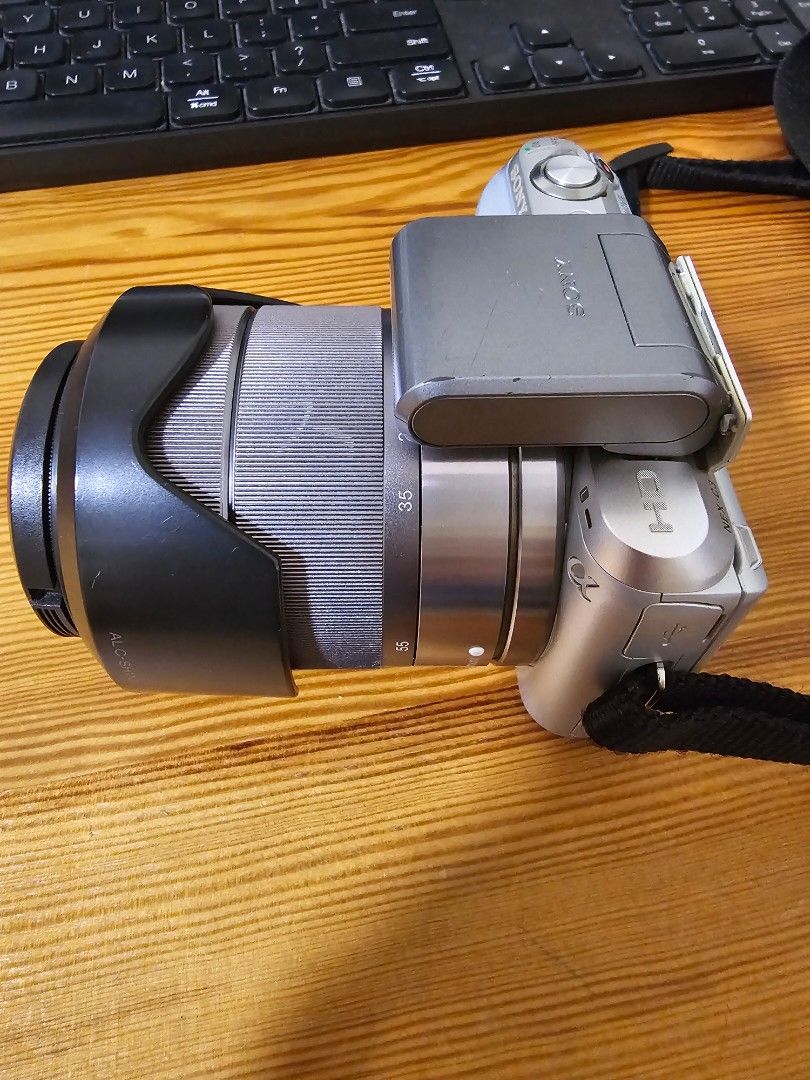 Sony Nex C3 camera with kit lens, Photography, Cameras on Carousell