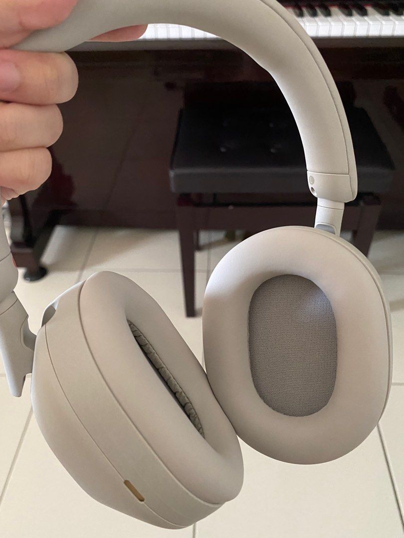 Sony WH-1000XM5 (Silver), Audio, Headphones & Headsets on Carousell