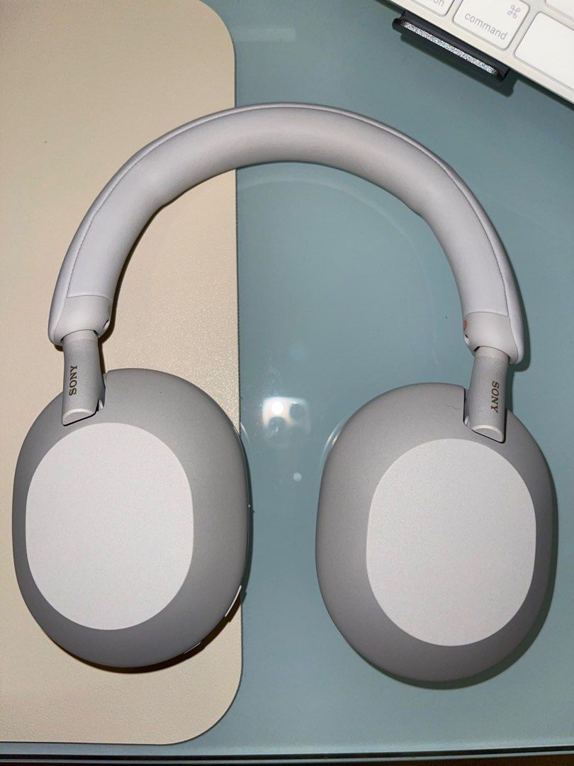 SONY XM5 Noise Cancelling Headphones on Carousell