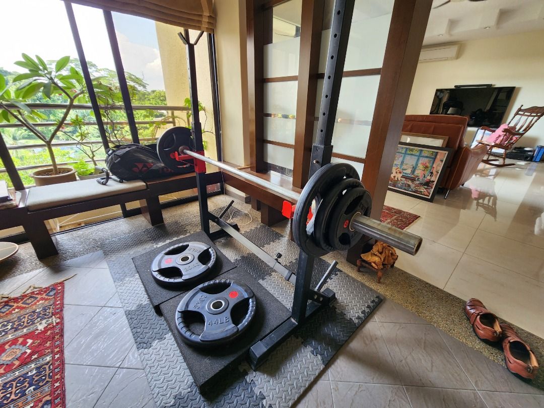 Squat bench rack + Wide reclining bench + Olympic rubberised plates (2 ...