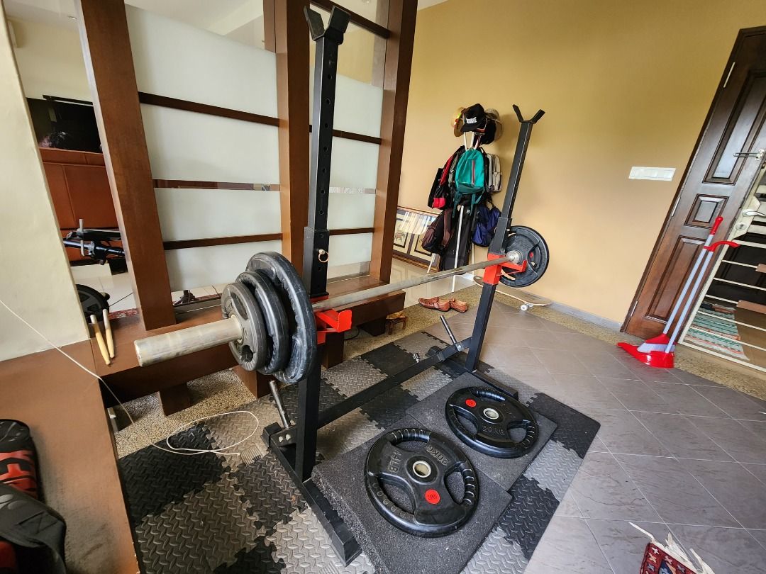 Squat bench rack + Wide reclining bench + Olympic rubberised plates (2 ...