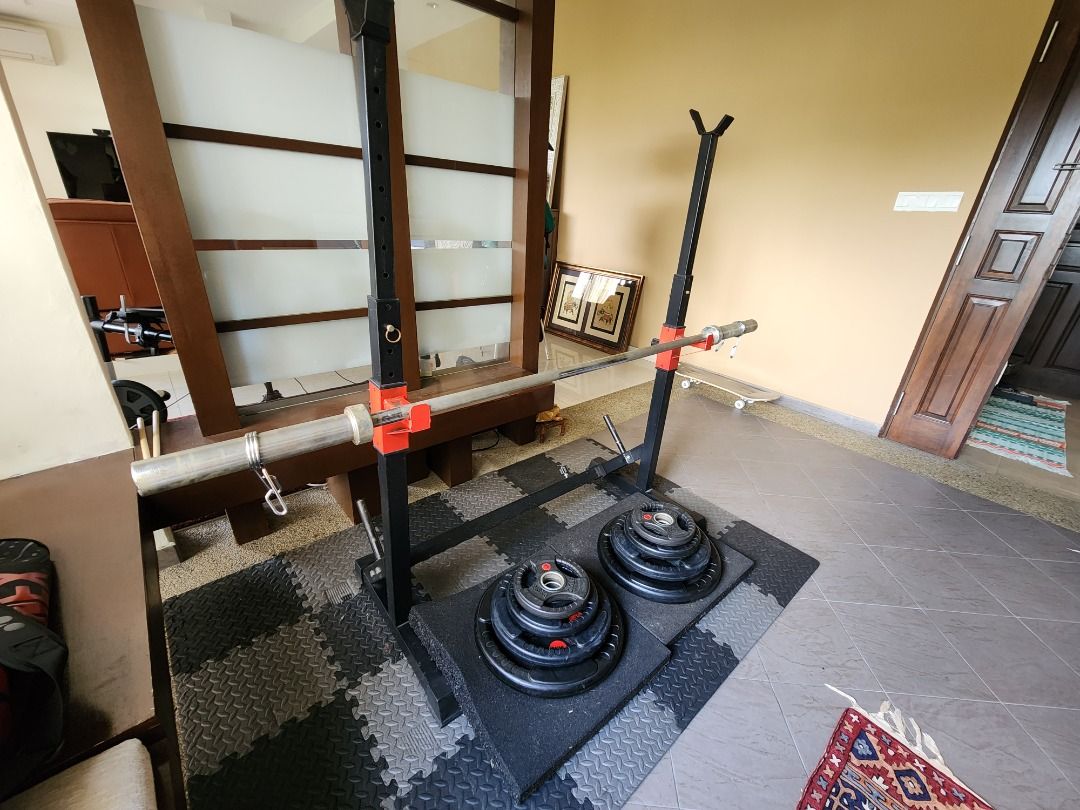 Squat bench rack + Wide reclining bench + Olympic rubberised plates (2 ...