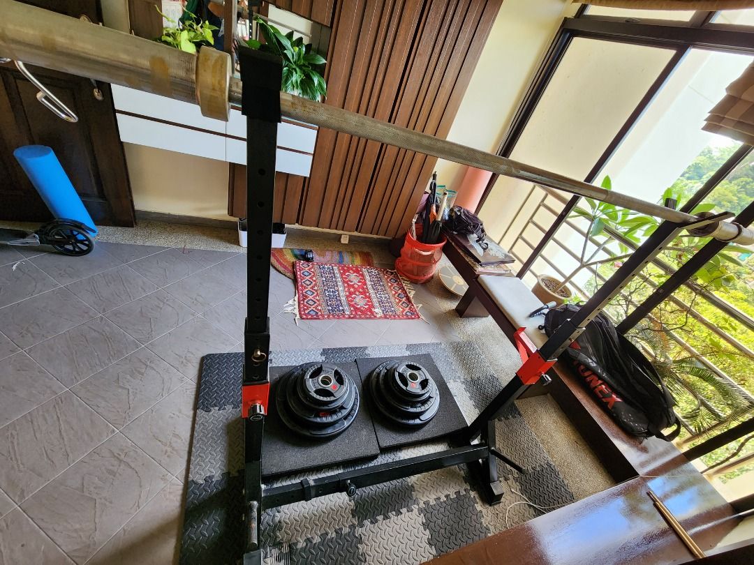 Squat bench rack + Wide reclining bench + Olympic rubberised plates (2 ...