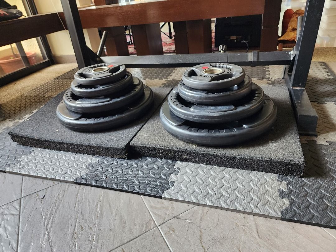 Squat bench rack + Wide reclining bench + Olympic rubberised plates (2 ...