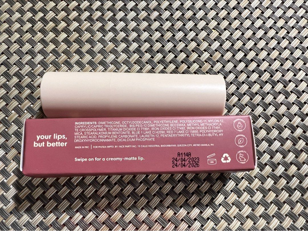 Sunnies Face Fluffmatte MOOD on Carousell