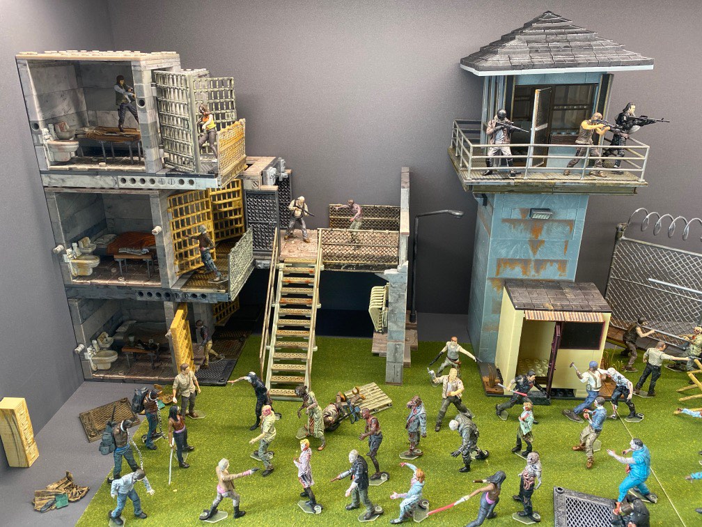 The Walking Dead the building complete set, Hobbies & Toys, Toys ...