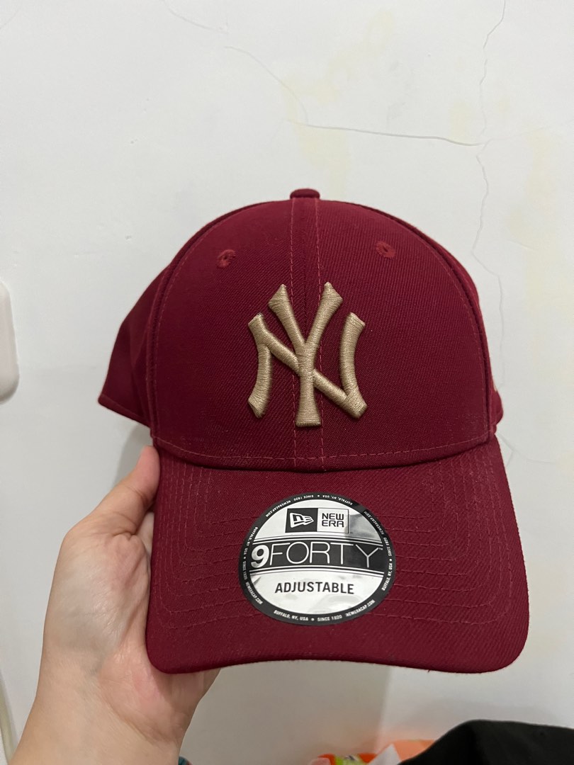 Topi new era original, Fesyen Pria, Aksesoris, Topi di Carousell