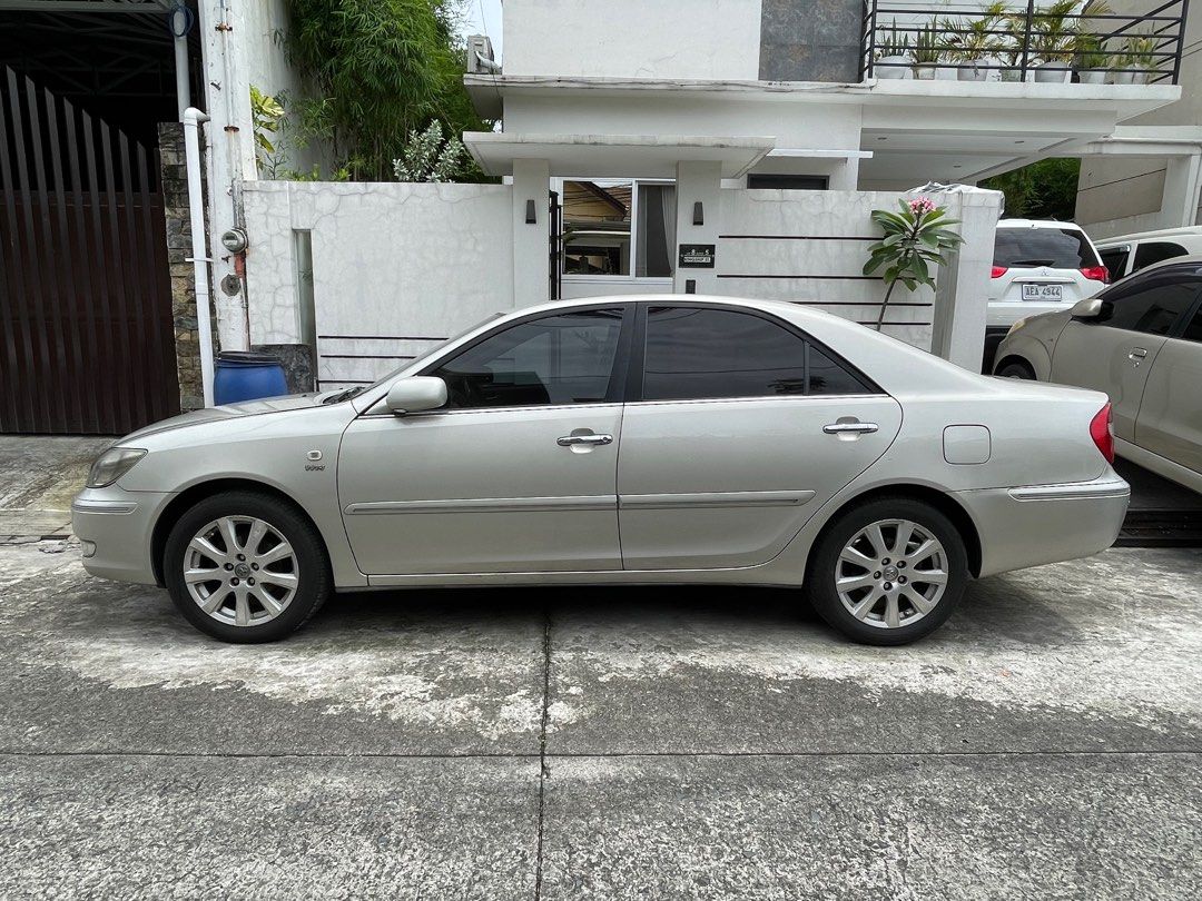 Toyota Camry 2.4 (A) on Carousell