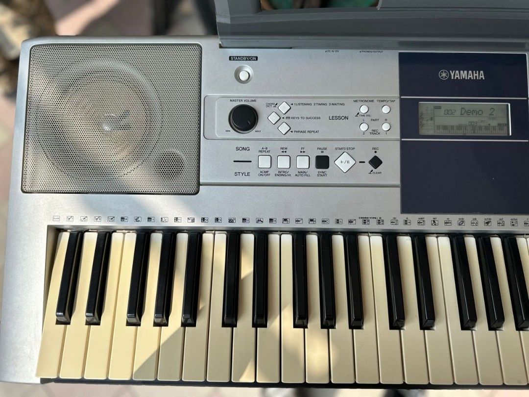 YAMAHA PSR E323, Hobbies & Toys, Music & Media, Musical Instruments on ...
