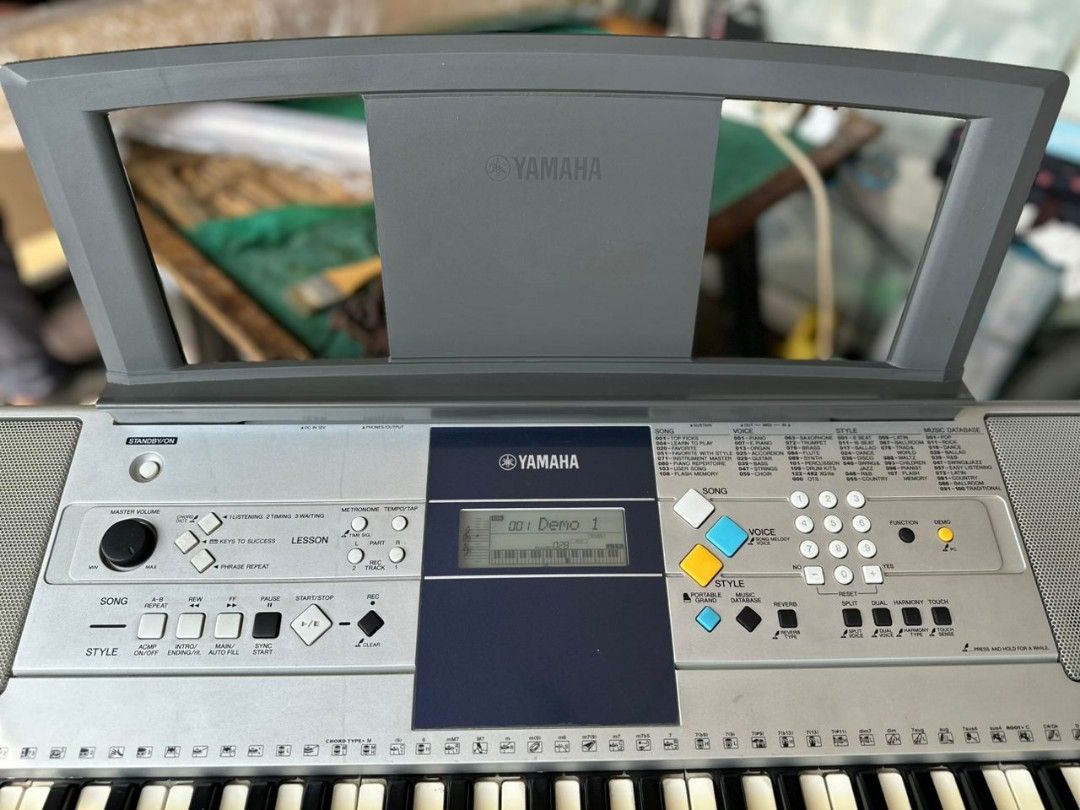 YAMAHA PSR E323, Hobbies & Toys, Music & Media, Musical Instruments on Carousell