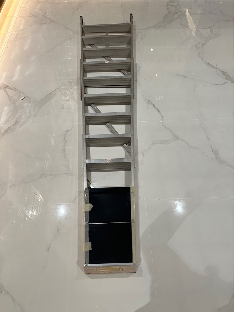 12 step ladder, Furniture & Home Living, Home Improvement ...