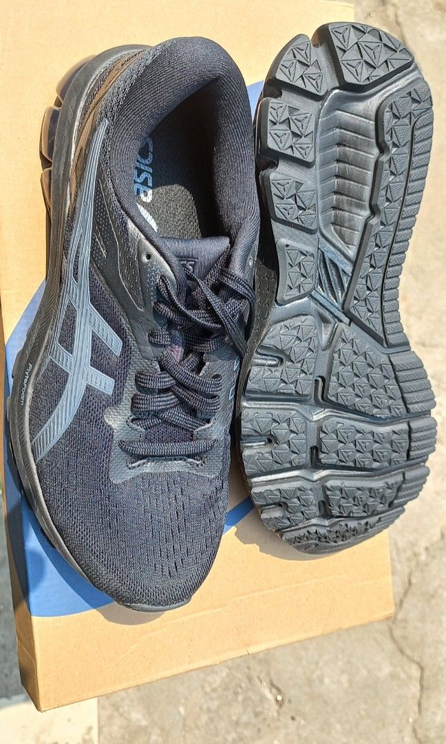 ASICS SAMPLE SHOES, Olah Raga, Perlengkapan Olahraga Lainnya di Carousell