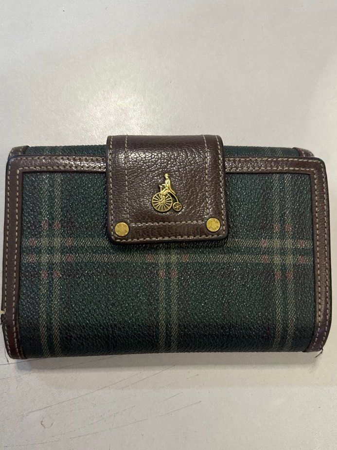 Beanpole Trifold wallet on Carousell