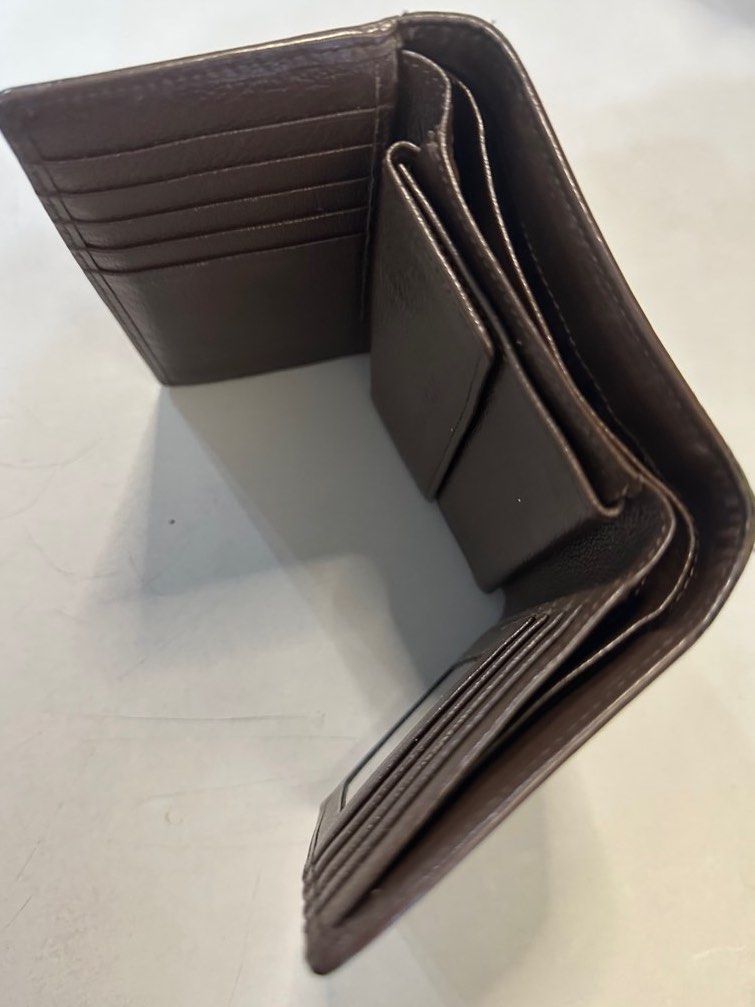 Beanpole Trifold wallet on Carousell
