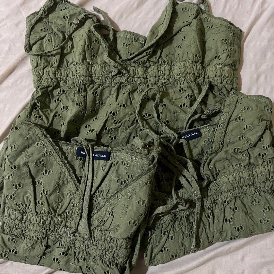 Brandy Melville ~ Edith Floral eyelet tank in dark green on Carousell