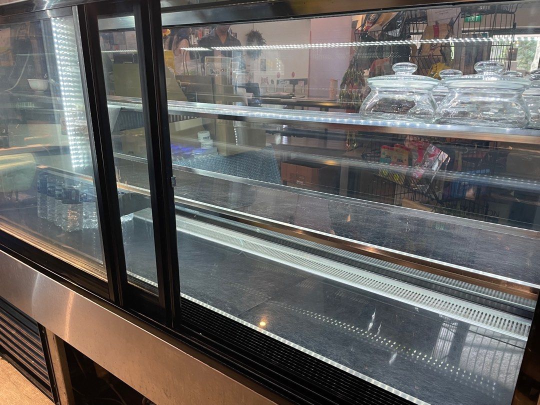 Cakes/Beverages Display Chiller with LED Lights, TV & Home Appliances ...