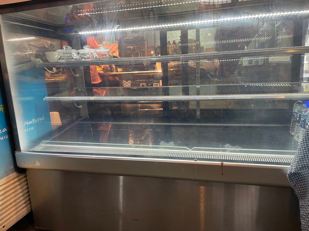 Cakes/Beverages Display Chiller with LED Lights, TV & Home Appliances ...