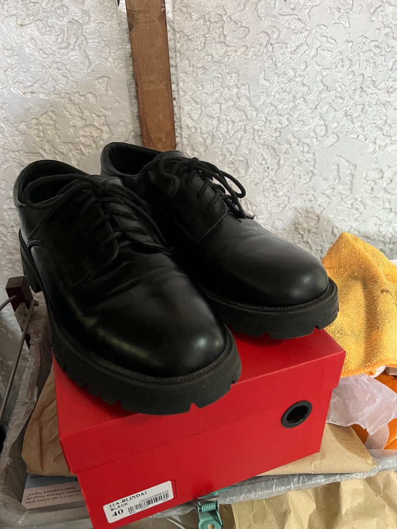 CLN low boots/school shoes, Women's Fashion, Footwear, Boots on Carousell