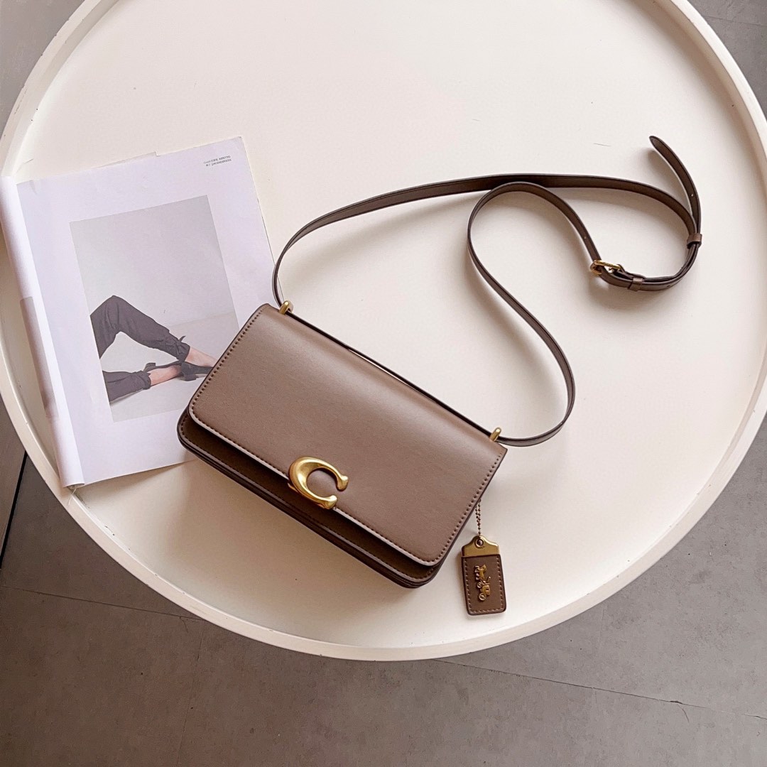 Coach CC416 Bandit Shoulder bag, Women's Fashion, Bags & Wallets ...