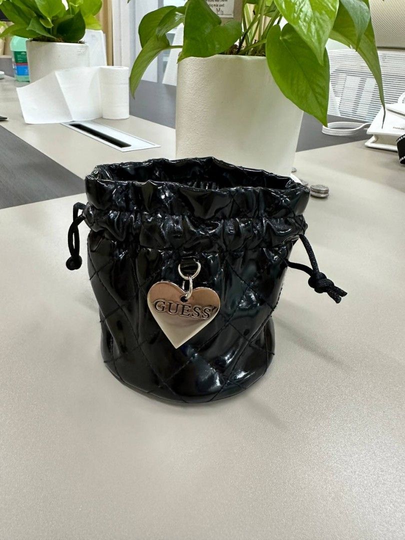 Coin pouch 100% original Guess, Women's Fashion, Bags & Wallets, Purses ...