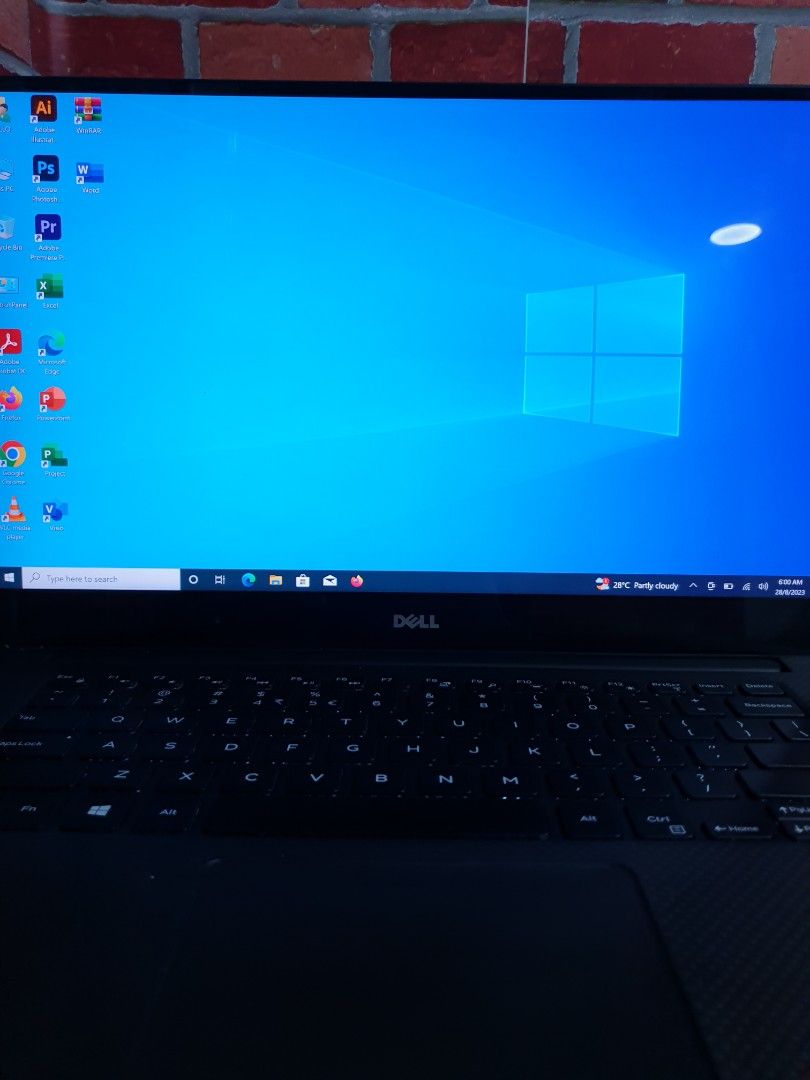 Dell XPS 15 9560 15.6" 4K Touchscreen Display Core i7 7th Gen 16GB Ram ...
