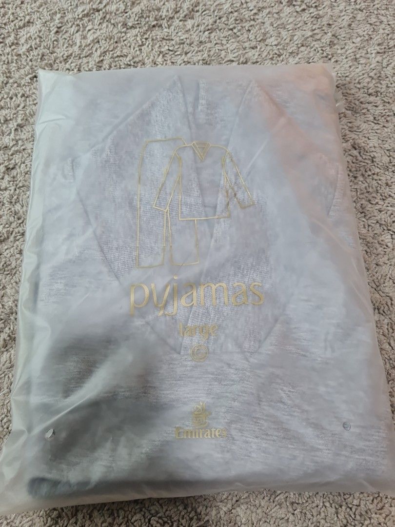 Emirates first class pyjamas., Women's Fashion, New Undergarments ...