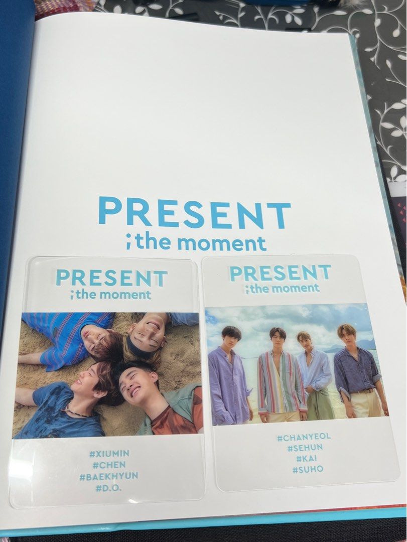 EXO PRESENT: the moment Photobook 寫真集, 興趣及遊戲, 收藏品及紀念品, 韓流 - Carousell