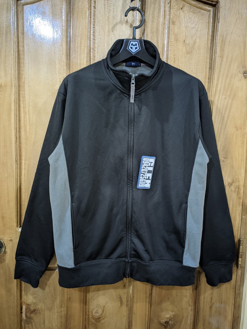 GU by Uniqlo Training Jacket WOMEN'S (Black) on Carousell