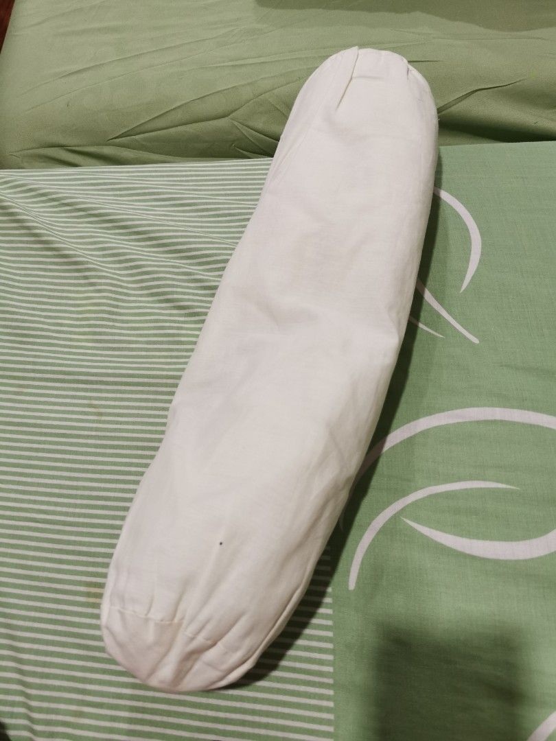 Guling Bayi dengan sarung Hello Kitty, Bayi & Anak, Lainnya di Carousell