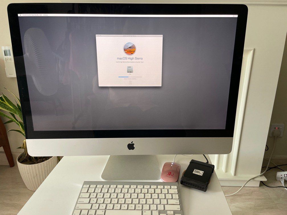 iMac 27 Inch late 2009, Computers & Tech, Desktops on Carousell