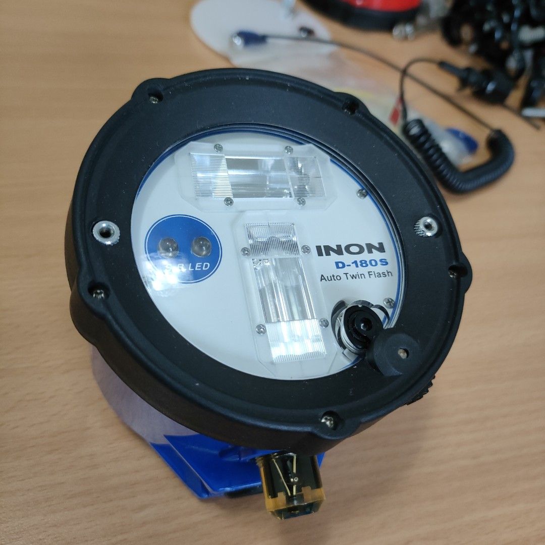 Inon D180s Underwater Strobe Flash Set, Photography, Cameras on Carousell