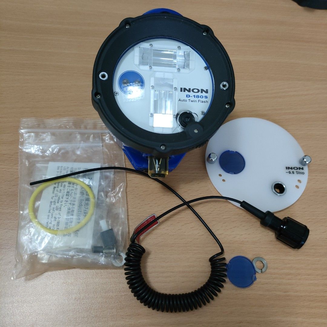 Inon D180s Underwater Strobe Flash Set, Photography, Cameras on Carousell