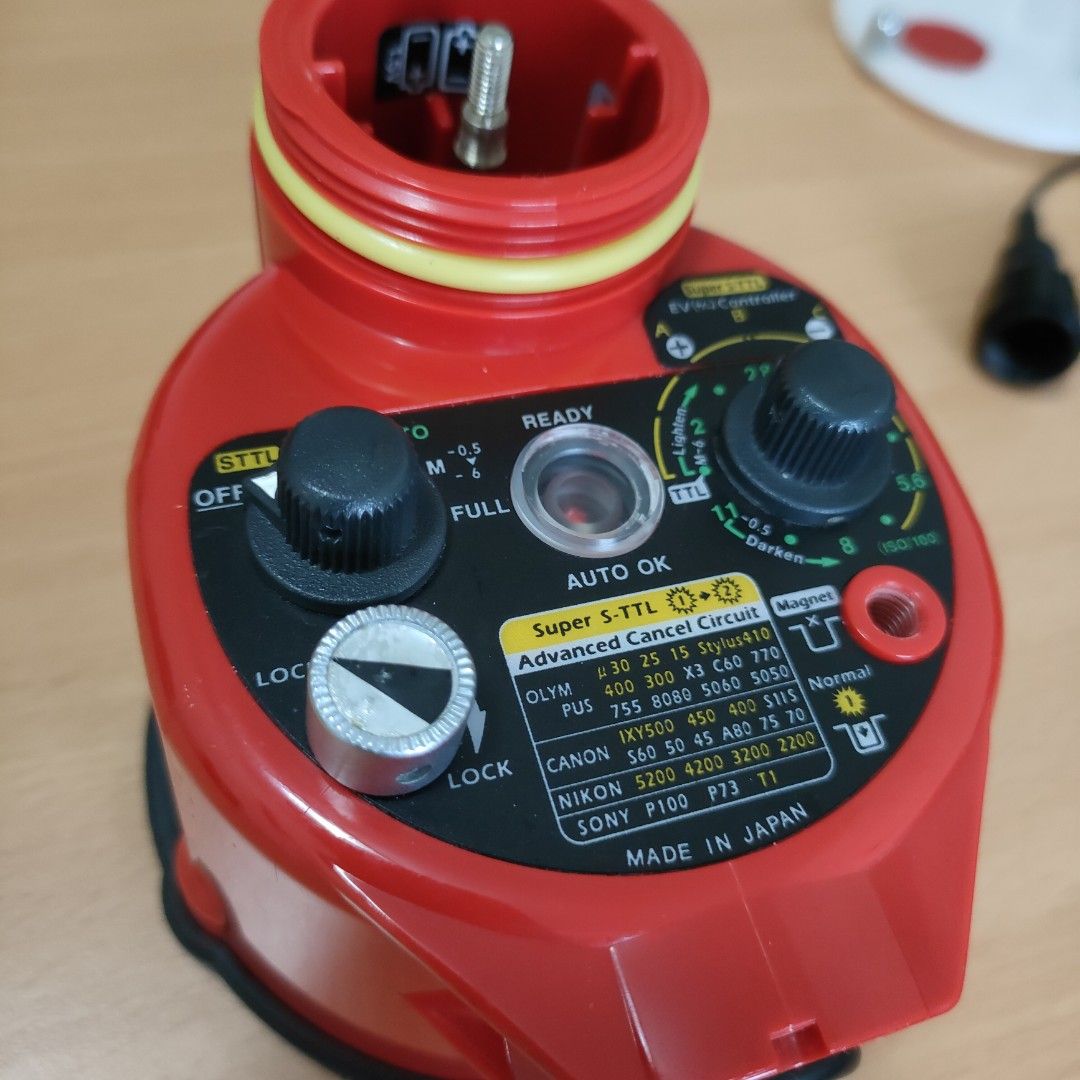 Inon D2000 Underwater Strobe Flash Set, Photography, Cameras on Carousell