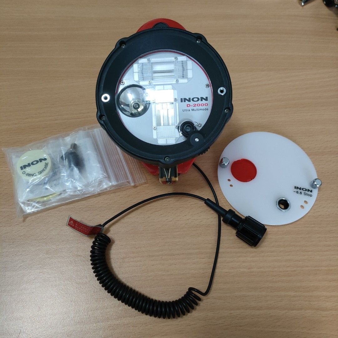 Inon D2000 Underwater Strobe Flash Set, Photography, Cameras on Carousell