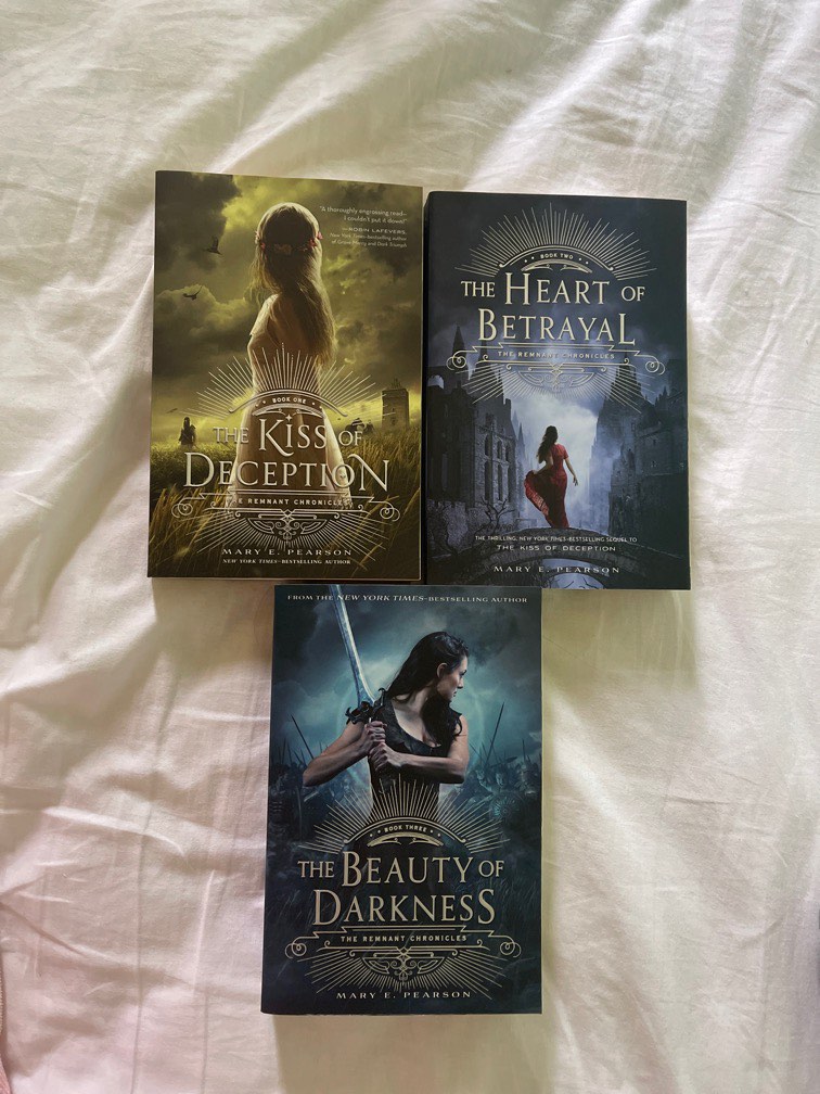 Kiss of Deception Boxed Set, Hobbies & Toys, Books & Magazines, Fiction ...