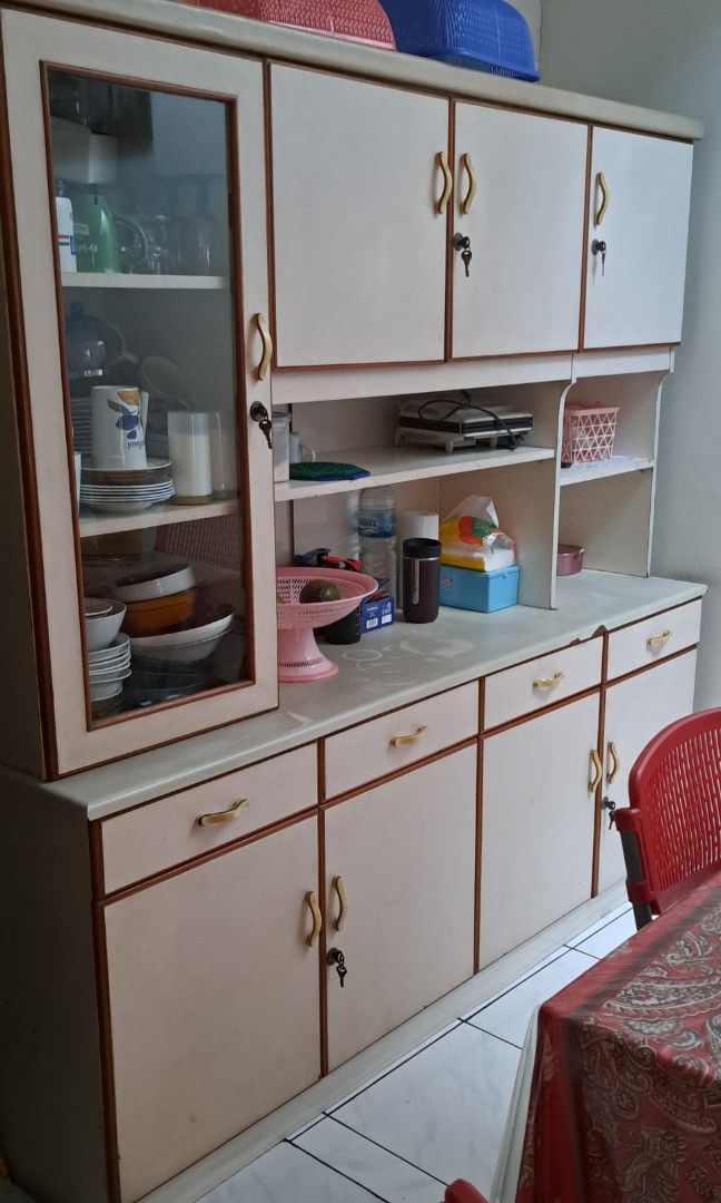 Lemari makan, Perabotan Rumah di Carousell
