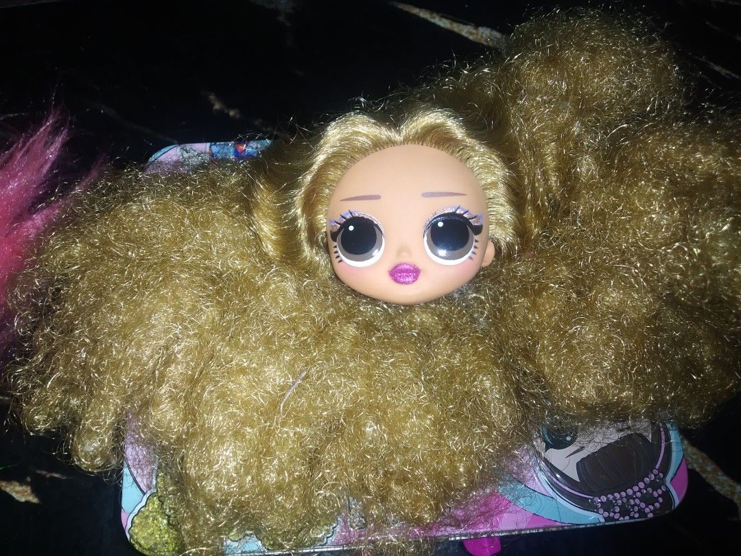 Take All LOL OMG Doll Heads with free LOL Lunch Box, Hobbies & Toys ...