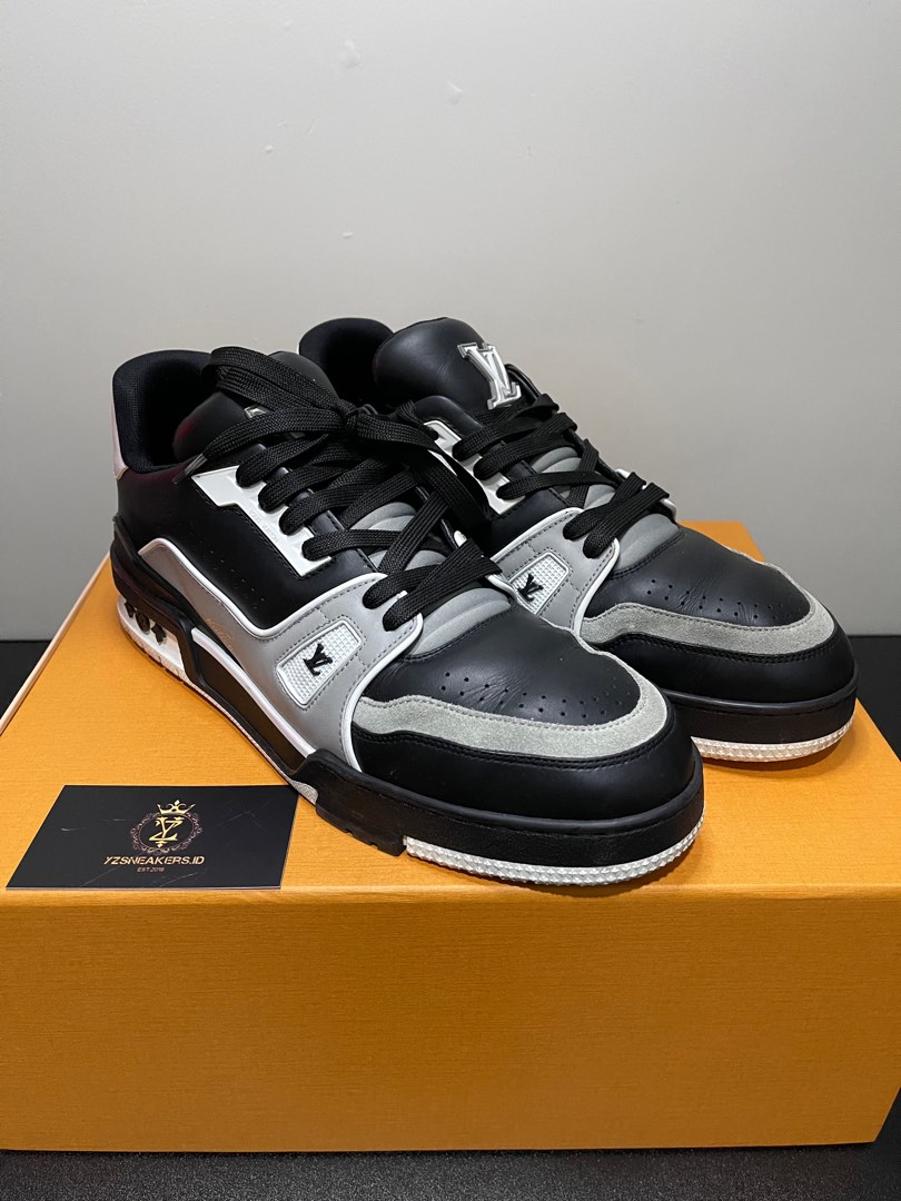 Louis vuitton black grey trainer sneakers, Fesyen Pria, Sepatu ...