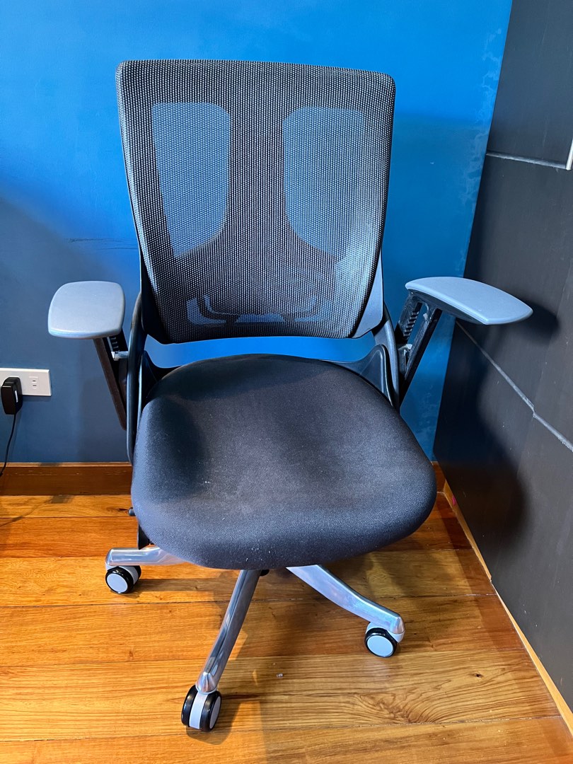Merryfair Executive Chair WAU Model, Furniture & Home Living, Office ...
