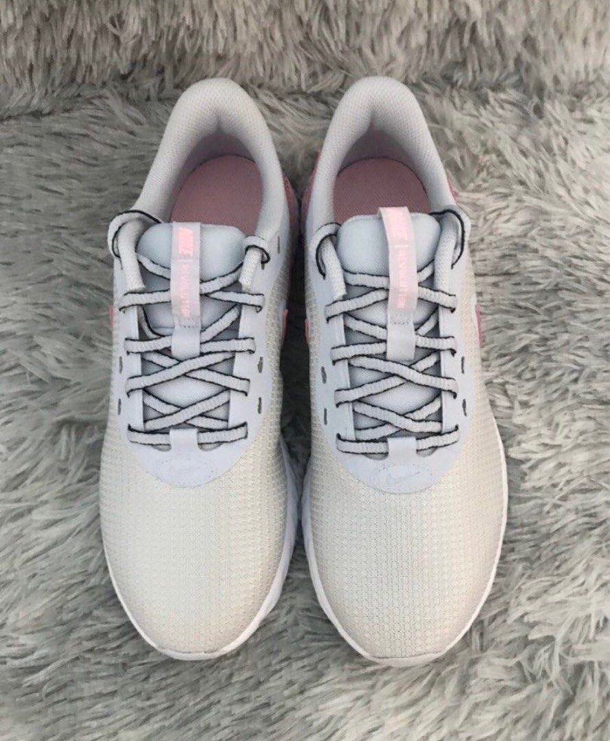 Nike Revolution 5 EXT (Women) on Carousell