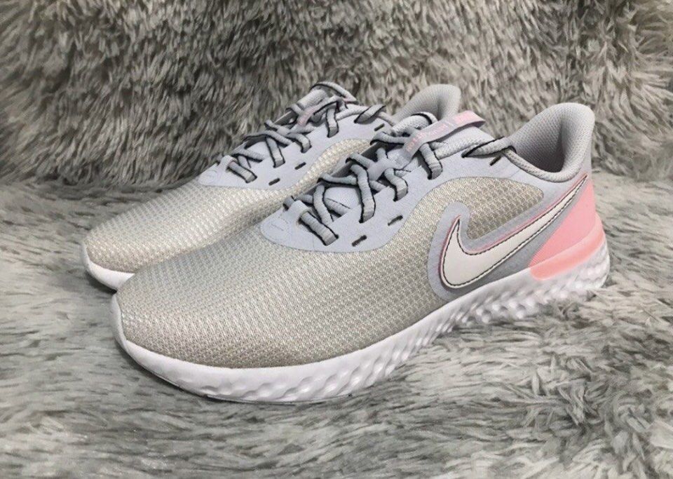 Nike Revolution 5 EXT (Women) on Carousell