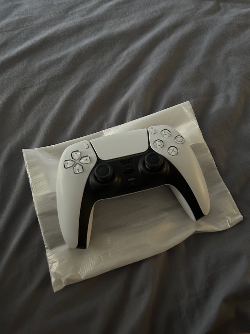 PS5 Dualsense Controller - White, Video Gaming, Gaming Accessories ...