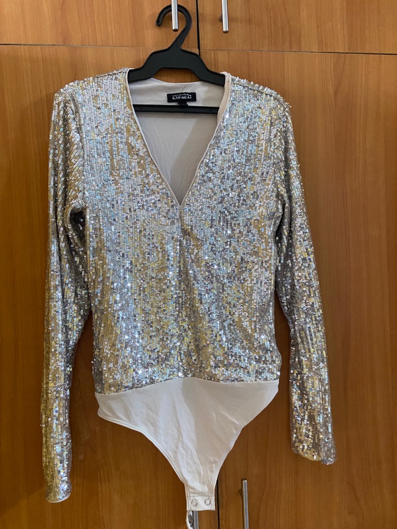 Sequence top, Women's Fashion, Tops, Blouses on Carousell