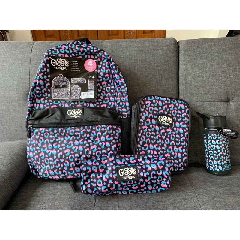 Smiggle Set, Babies & Kids, Babies & Kids Fashion on Carousell